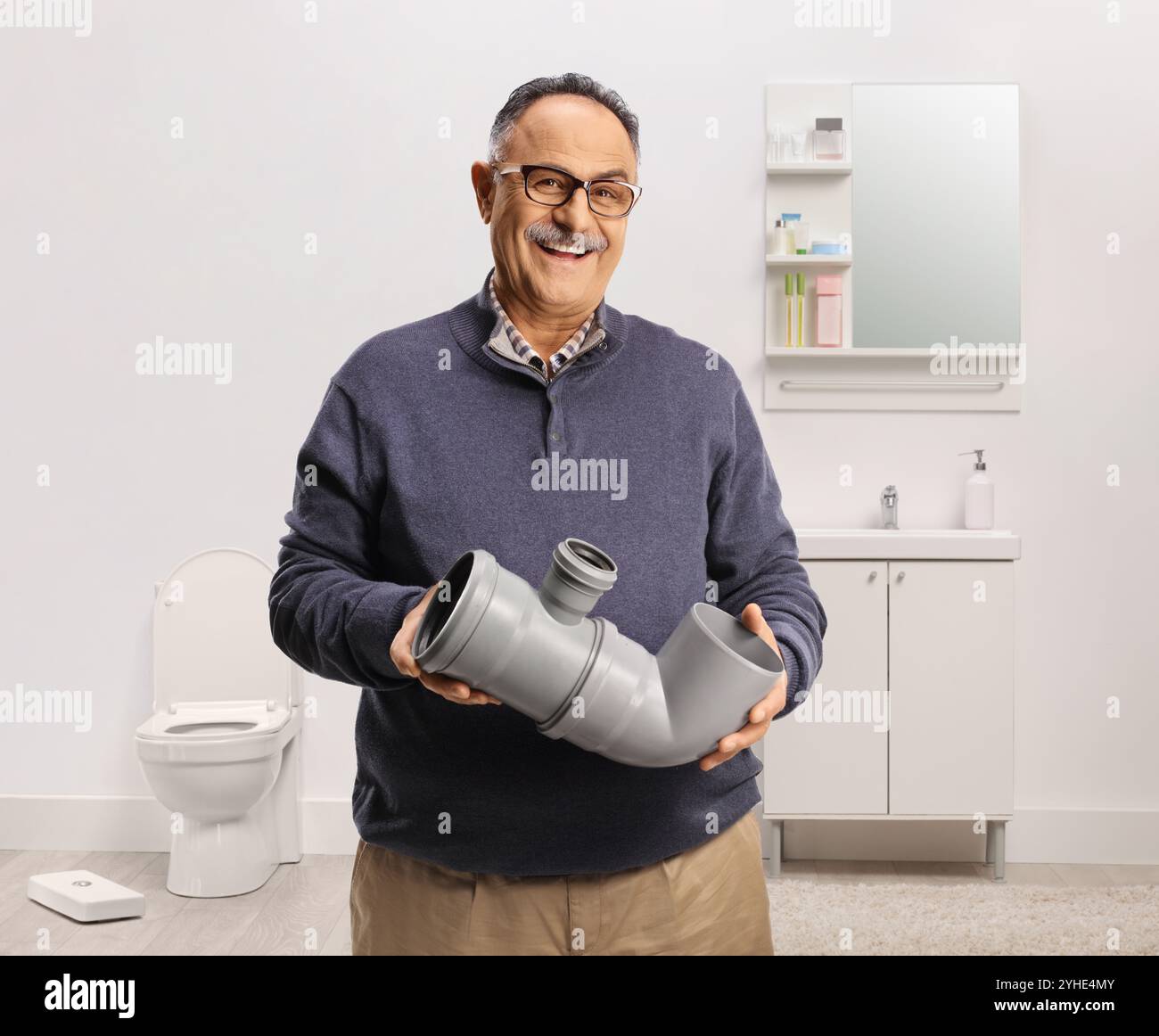 Man repair bathroom hi-res stock photography and images - Alamy