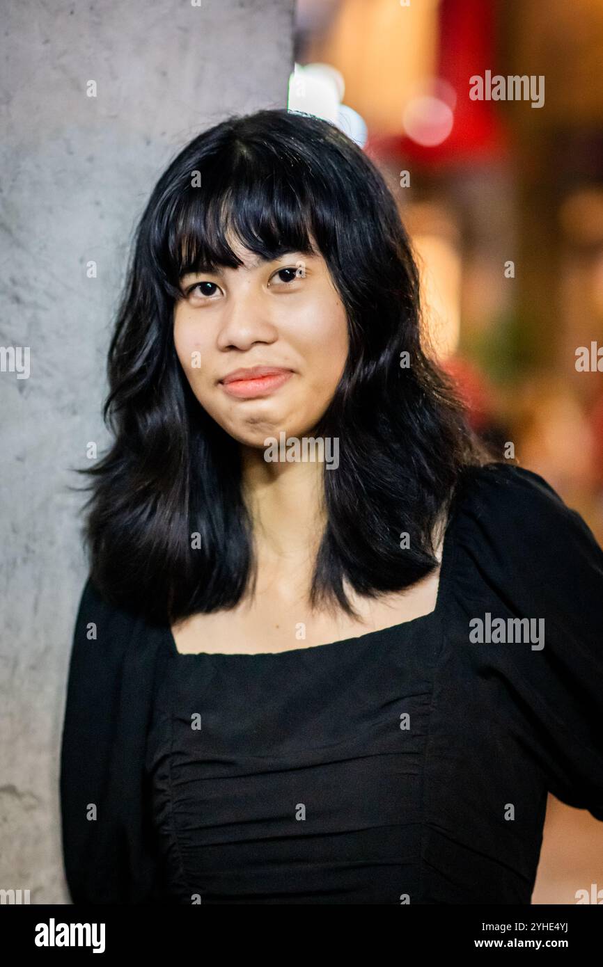 Attractive filipino girl hi-res stock photography and images - Alamy