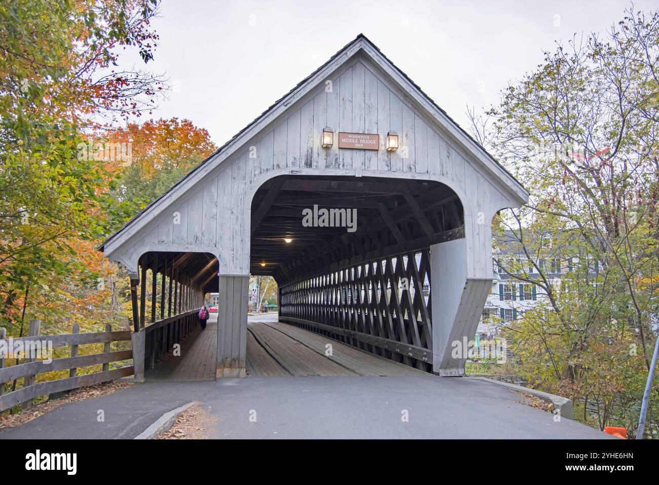 the middle covered bridge in woodstock vermont usa Stock Photo - Alamy