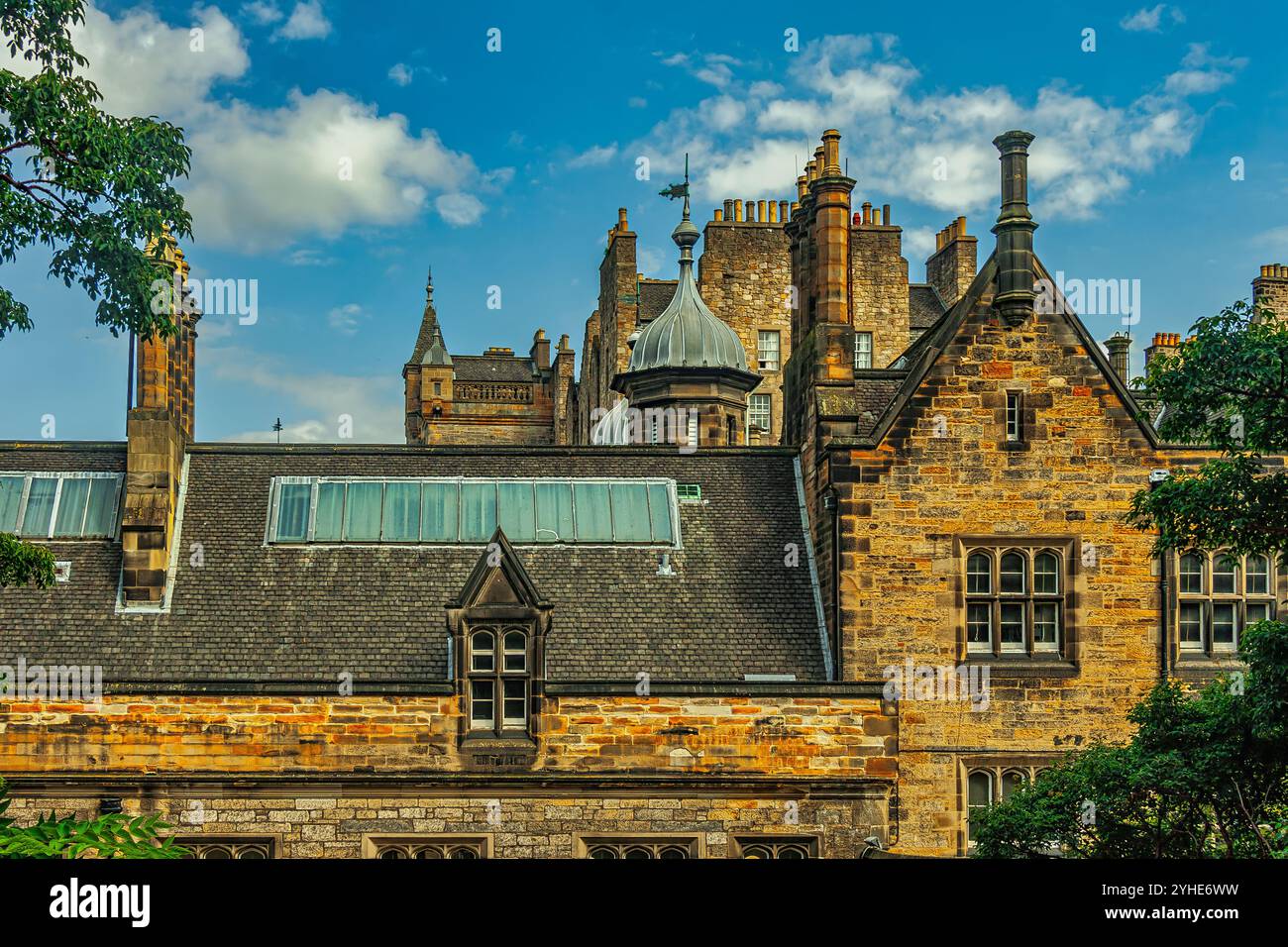 Edinburgh Old Town Architecture along Royal Mile. Edinburgh, Scotland ...