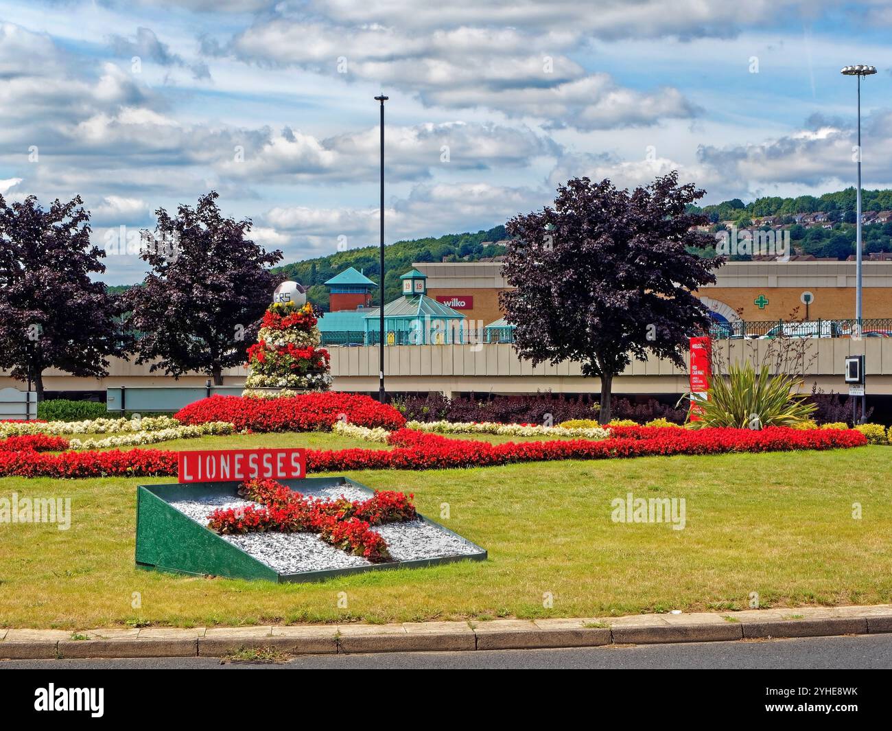 UK, South Yorkshire, Sheffield, Meadowhall Shopping Centre with ...