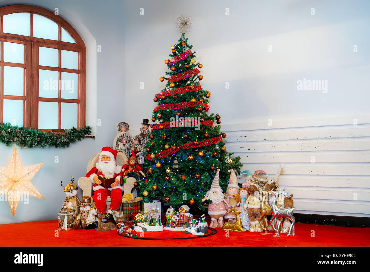Decoraciones de navidad hi-res stock photography and images - Alamy