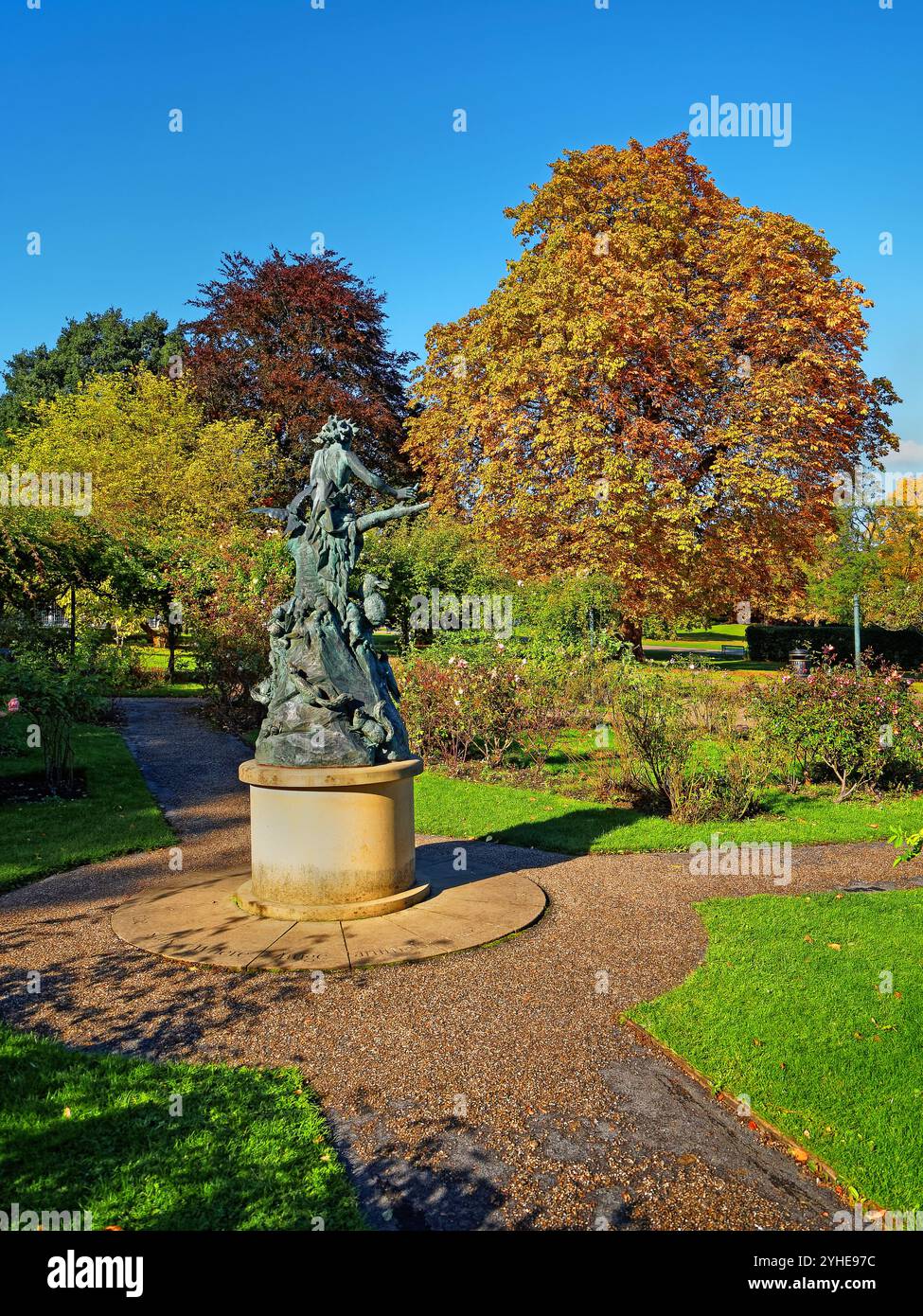 UK, South Yorkshire, Sheffield, Botanical Gardens, Rose Garden & Pan ...