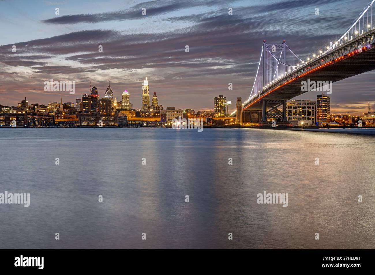 The Benjamin Franklin Bridge and the skyline of Philadelphia with the ...