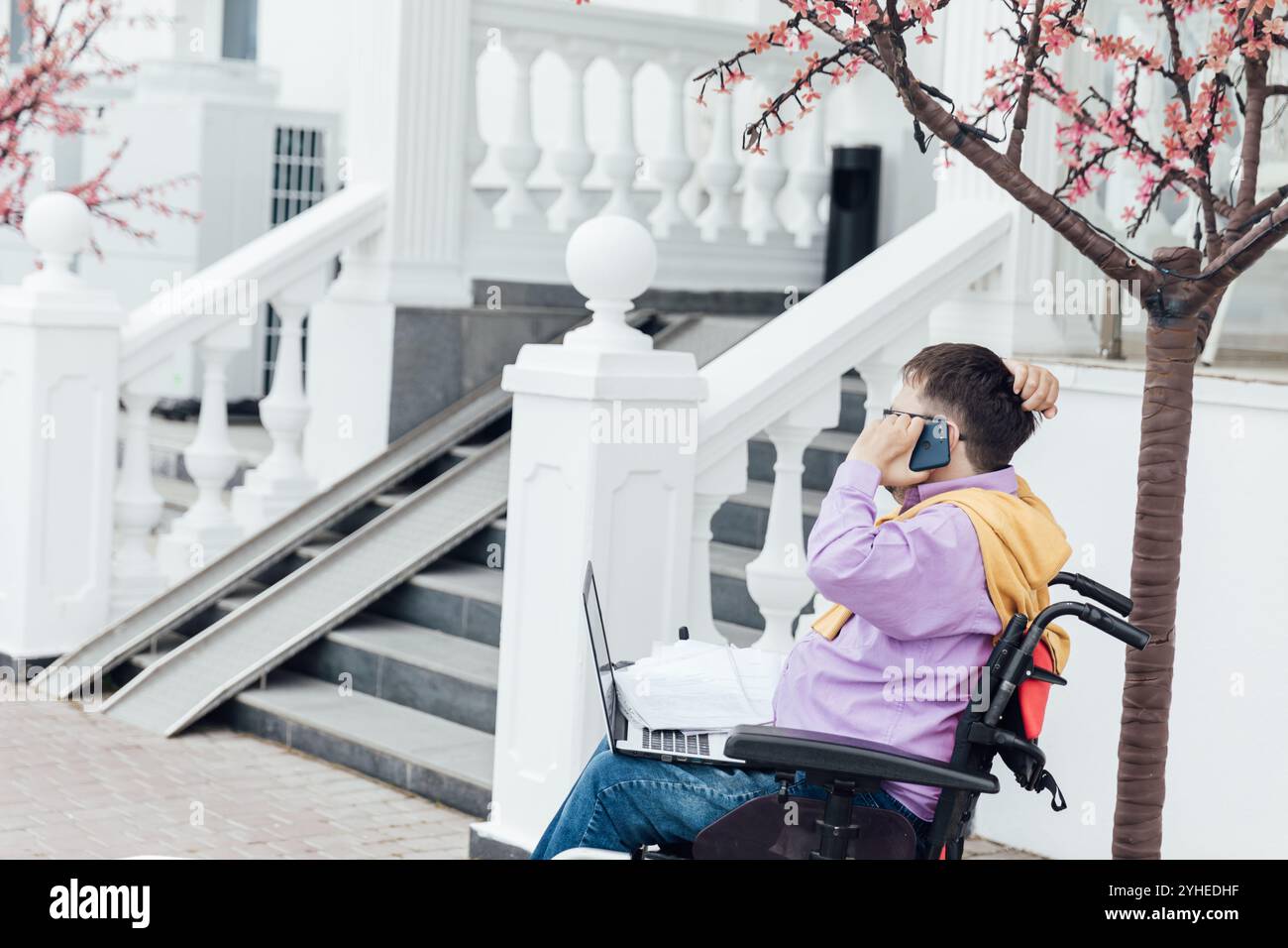 Working in wheelchair diverse hi-res stock photography and images - Alamy