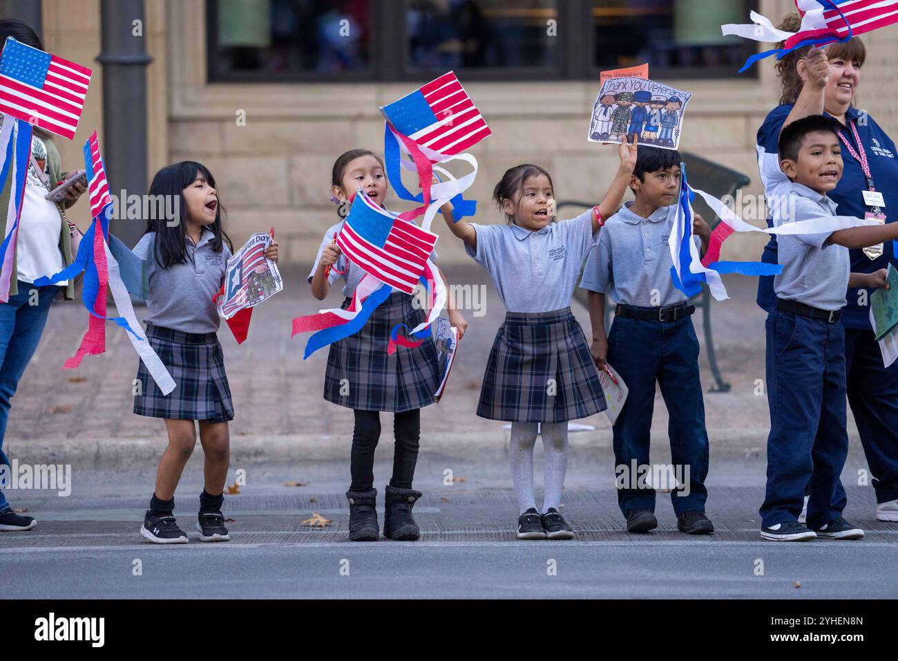Children cheering for military veterans hi-res stock photography and ...