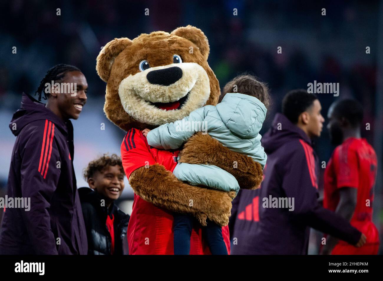Fussball stadion kind hi-res stock photography and images - Alamy