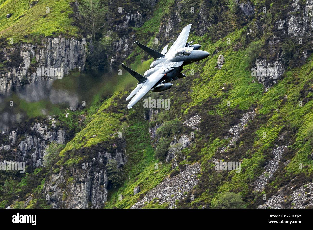 USAF F-15 out of RAF Lakenheath flying The Mach Loop Wales ,The Mach ...