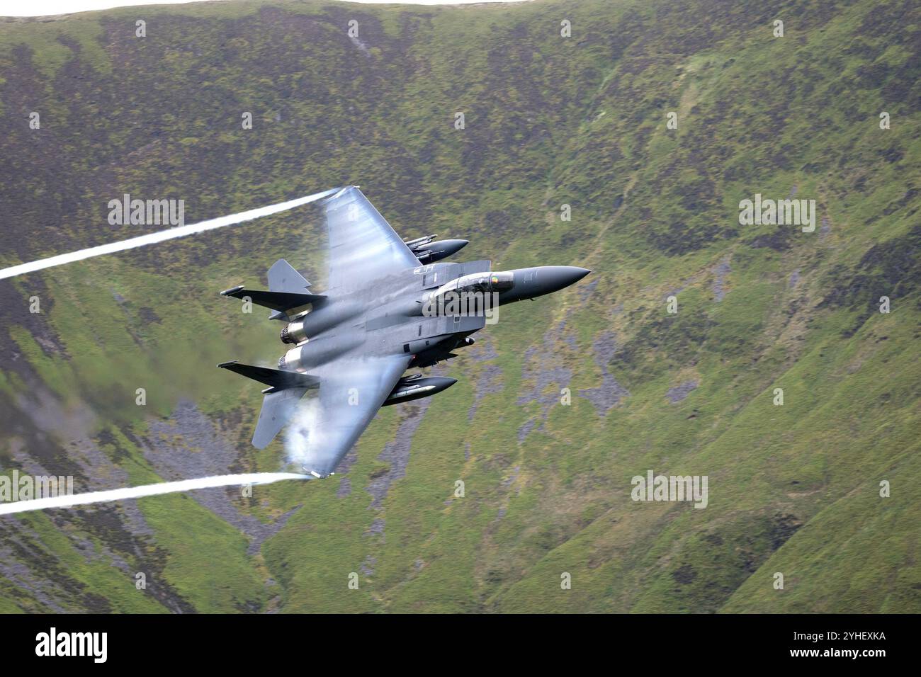 USAF F-15 out of RAF Lakenheath flying The Mach Loop Wales ,The Mach ...