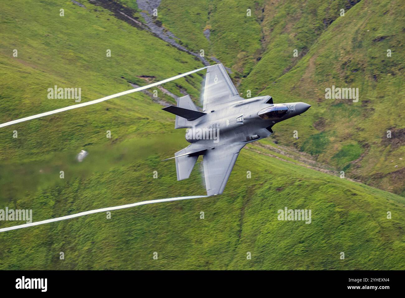 USAF F-35 out of RAF Lakenheath flying The Mach Loop Wales ,The Mach ...