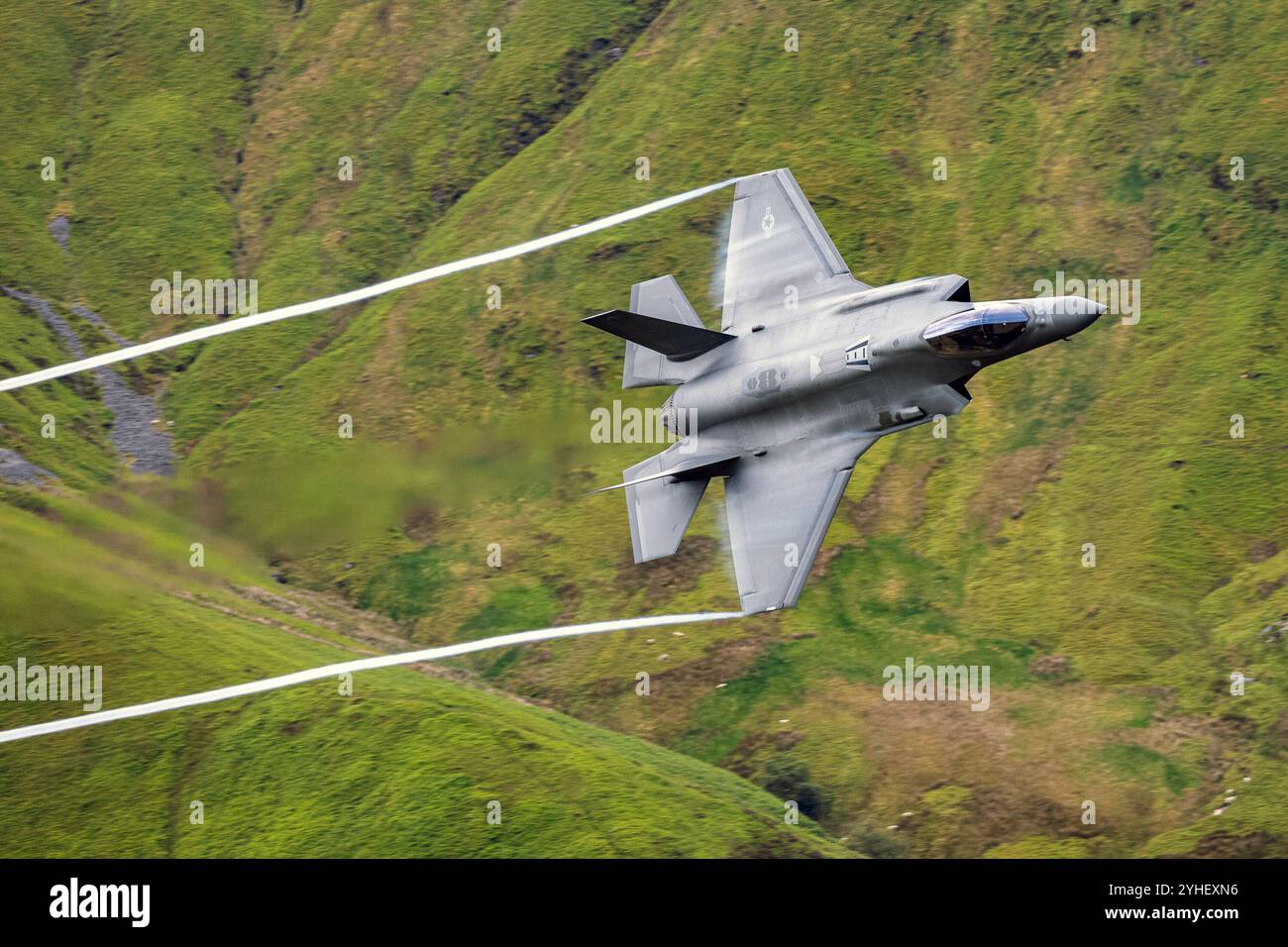 USAF F-35 out of RAF Lakenheath flying The Mach Loop Wales ,The Mach ...