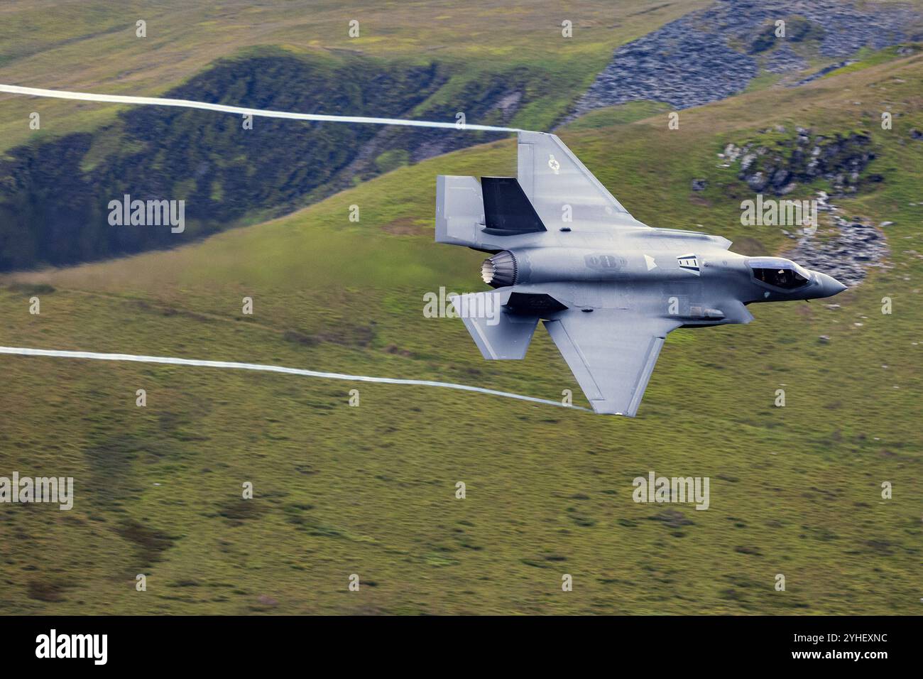 USAF F-35 out of RAF Lakenheath flying The Mach Loop Wales ,The Mach ...