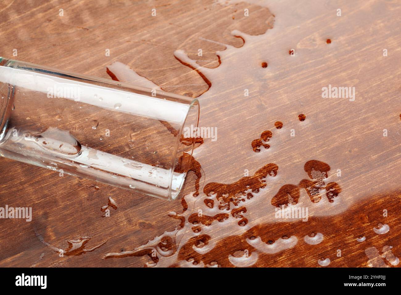 Full glass of water spilled hi-res stock photography and images - Alamy