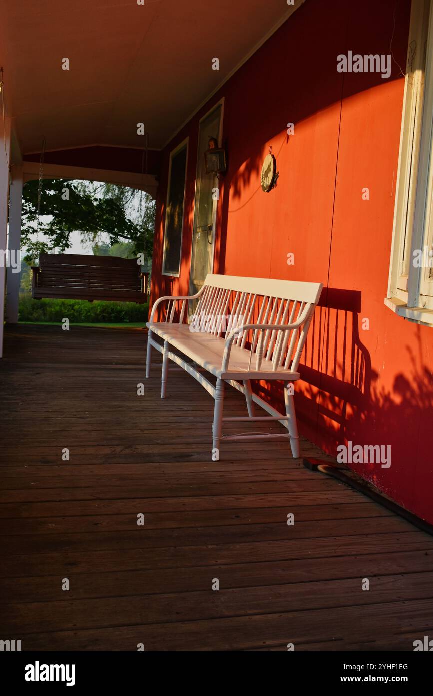 New england farm house porch bench hi-res stock photography and images ... New england farm house porch bench hi-res stock photography and images ...