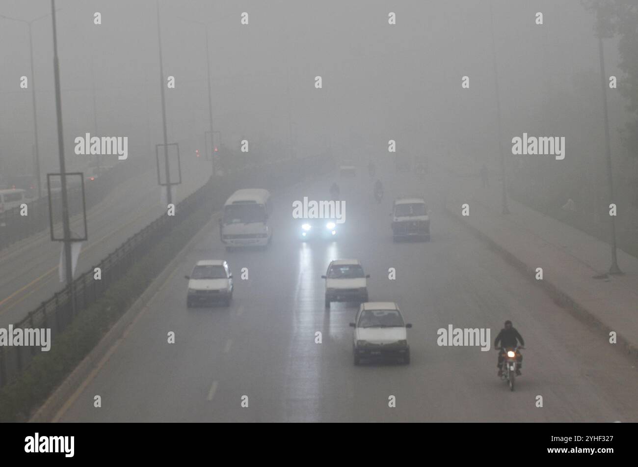 November 11, 2024, Peshawar, Peshawar, Pakistan: Lahore, Multan, Peshawar most polluted cities ...