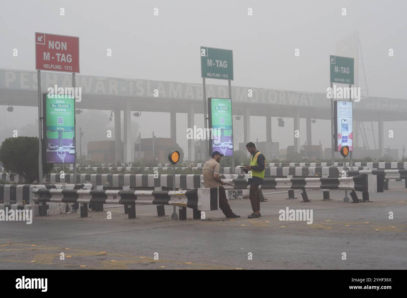 Peshawar, Peshawar, Pakistan. 11th Nov, 2024. Lahore, Multan, Peshawar most polluted cities in ...