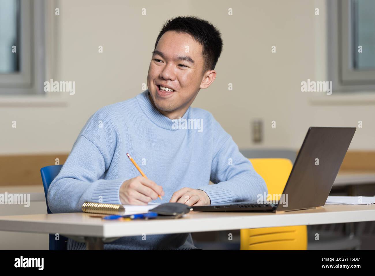 Student doing school work hi-res stock photography and images - Alamy