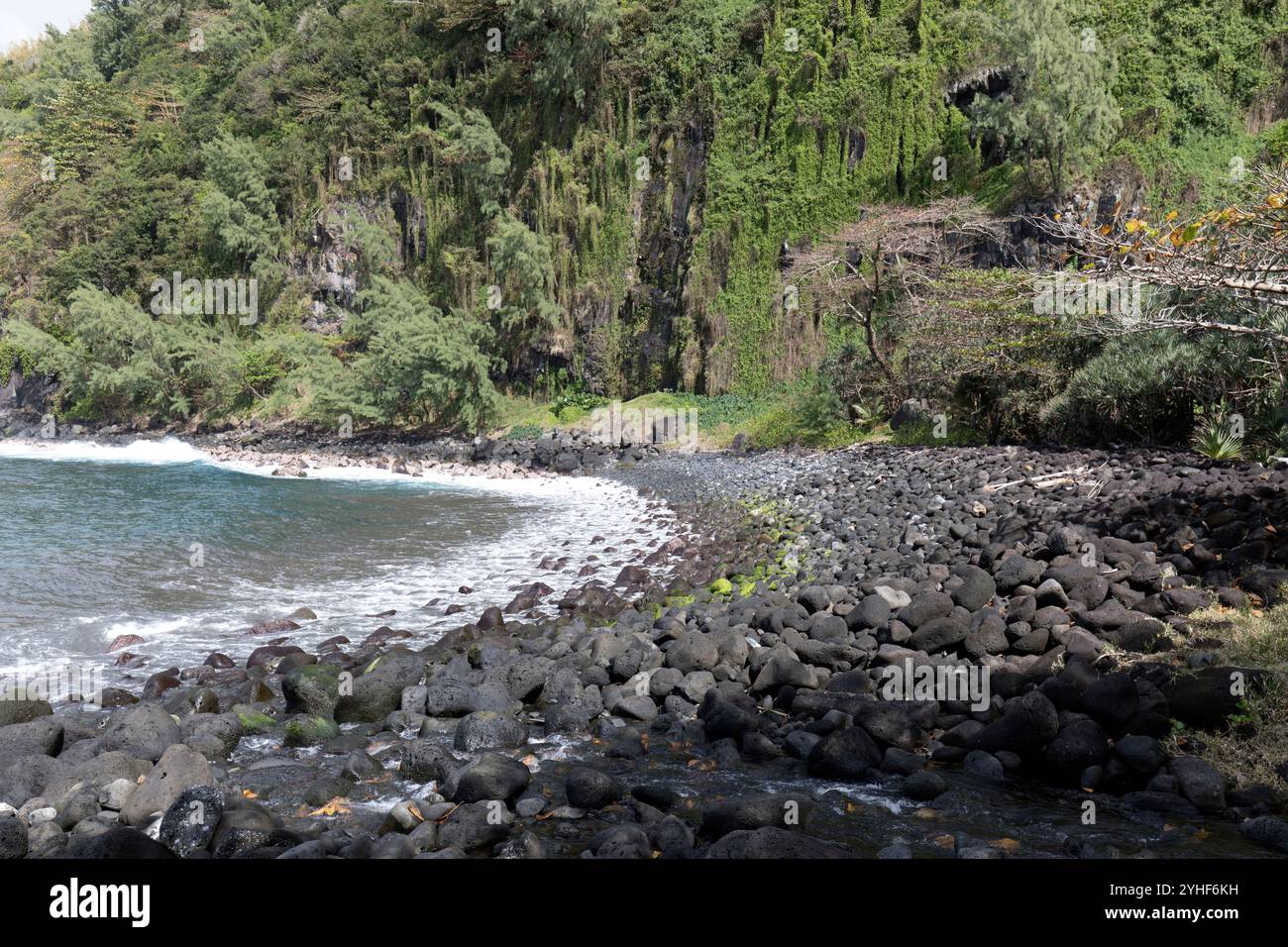 Lava beach la reunion hi-res stock photography and images - Alamy