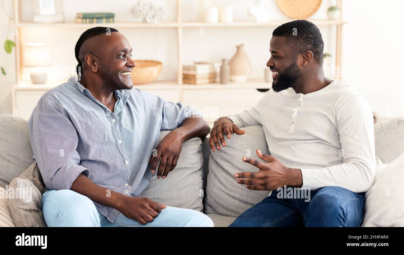 Different generations talking hi-res stock photography and images - Alamy