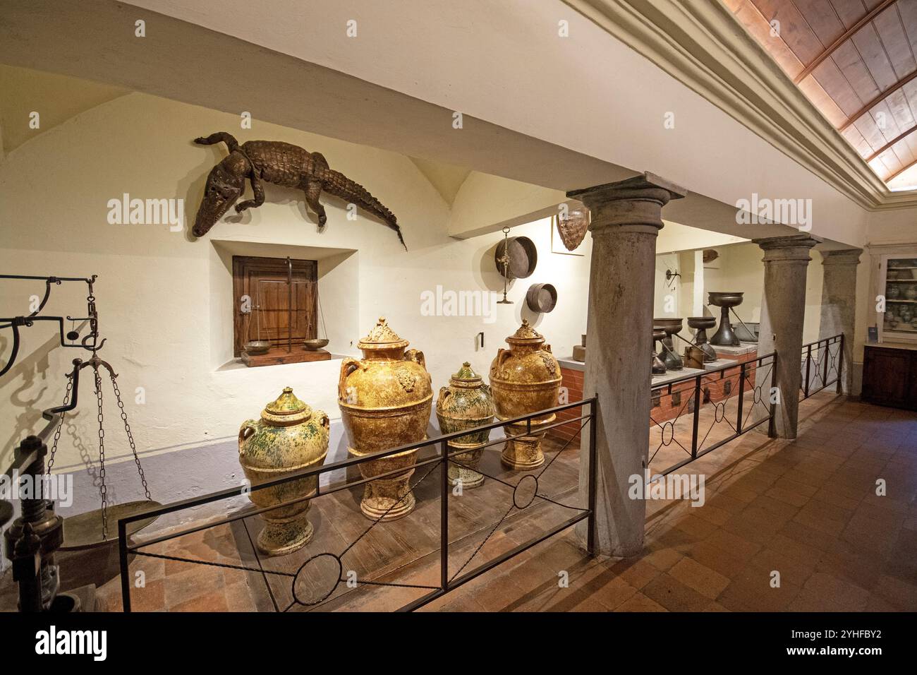 Laboratorio galenico hi-res stock photography and images - Alamy
