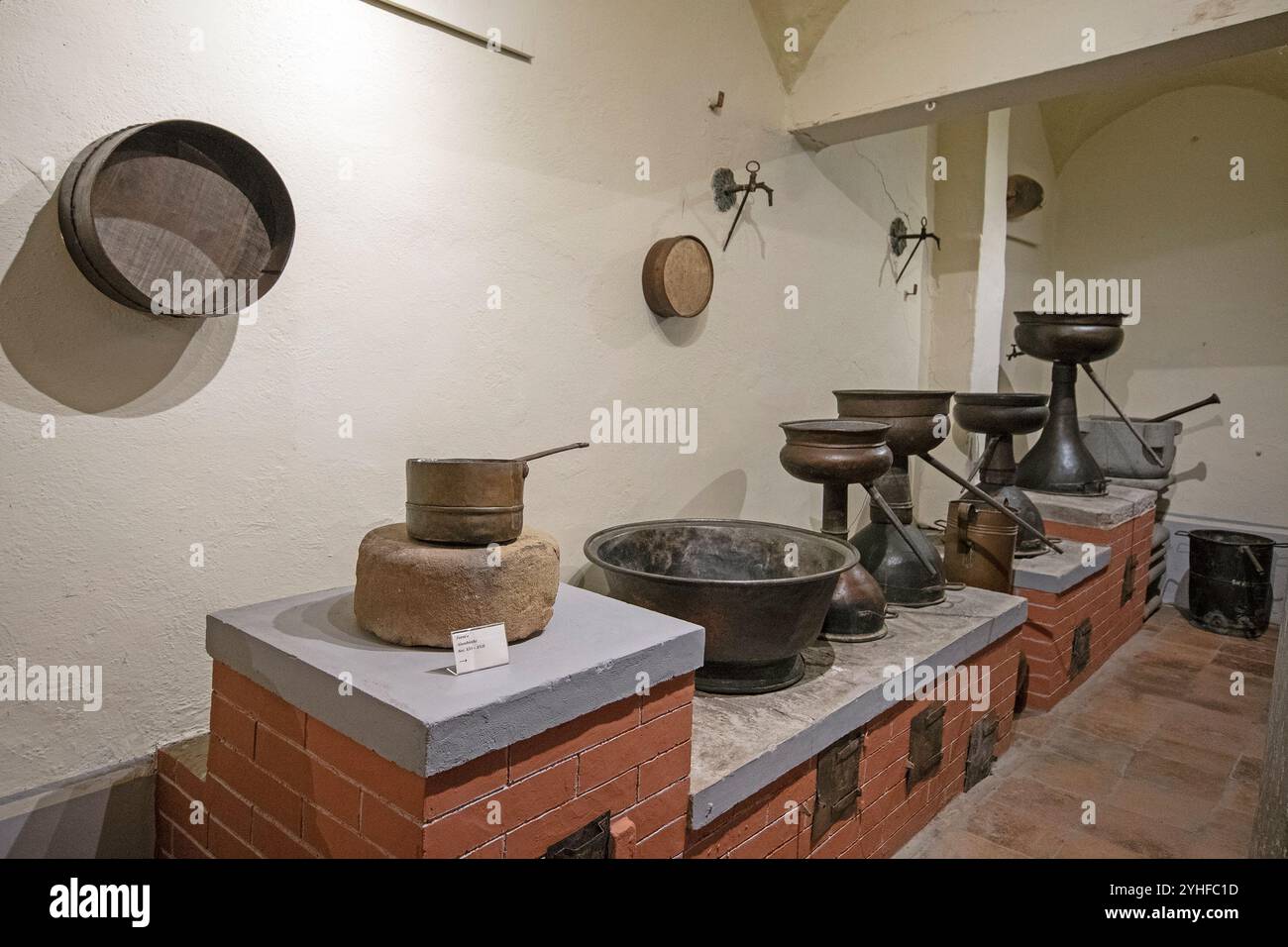 Laboratorio galenico hi-res stock photography and images - Alamy
