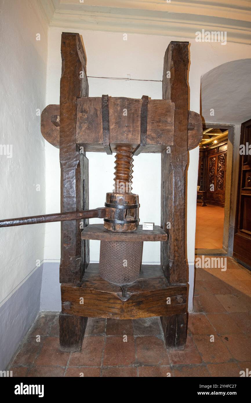 Laboratorio galenico hi-res stock photography and images - Alamy