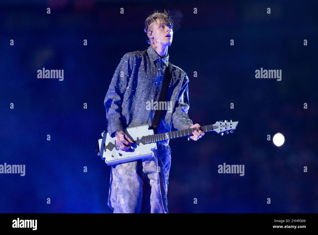 Machine gun kelly singer hi-res stock photography and images - Alamy