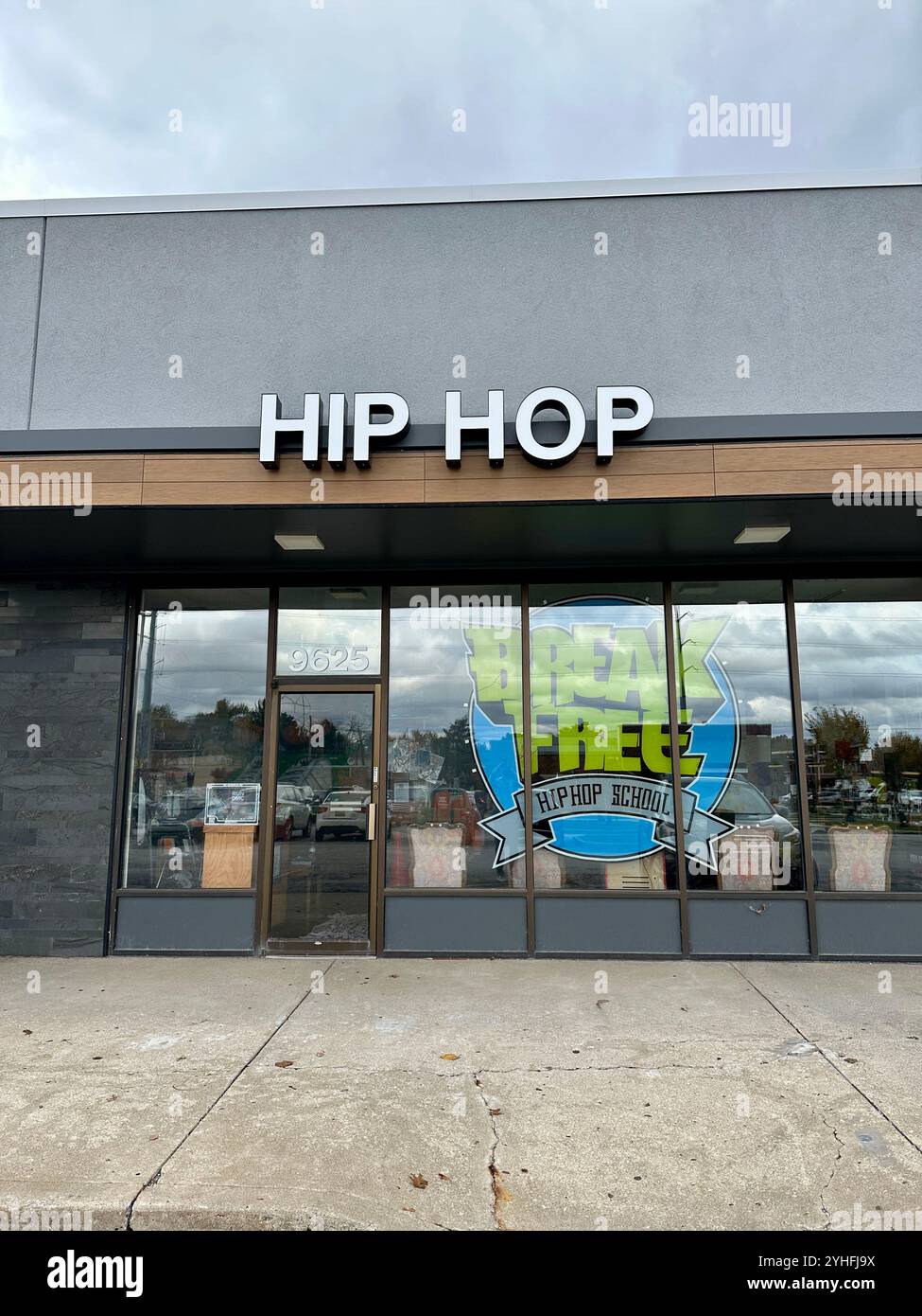 Overland Park, Kansas - November 5, 2024: Hip Hop Shop in Local Strip ...