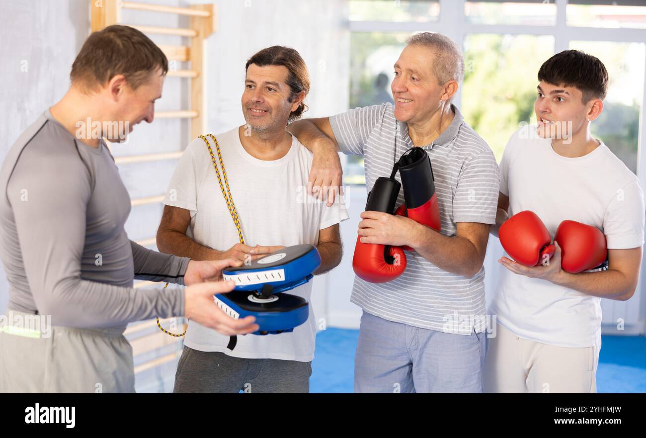 Coach talking boxer boxing ring hi-res stock photography and images - Alamy