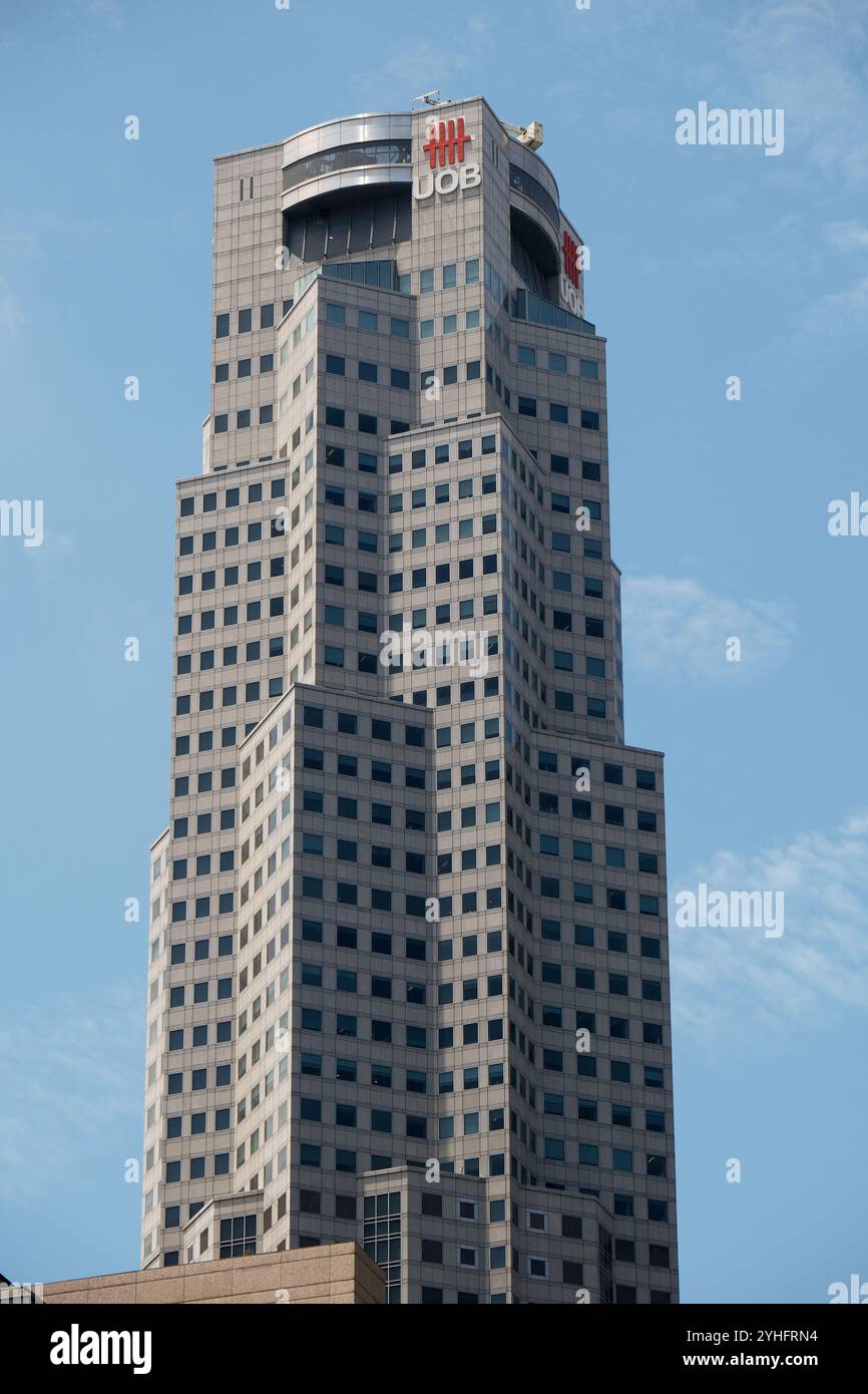 Singapore uob plaza hi-res stock photography and images - Alamy