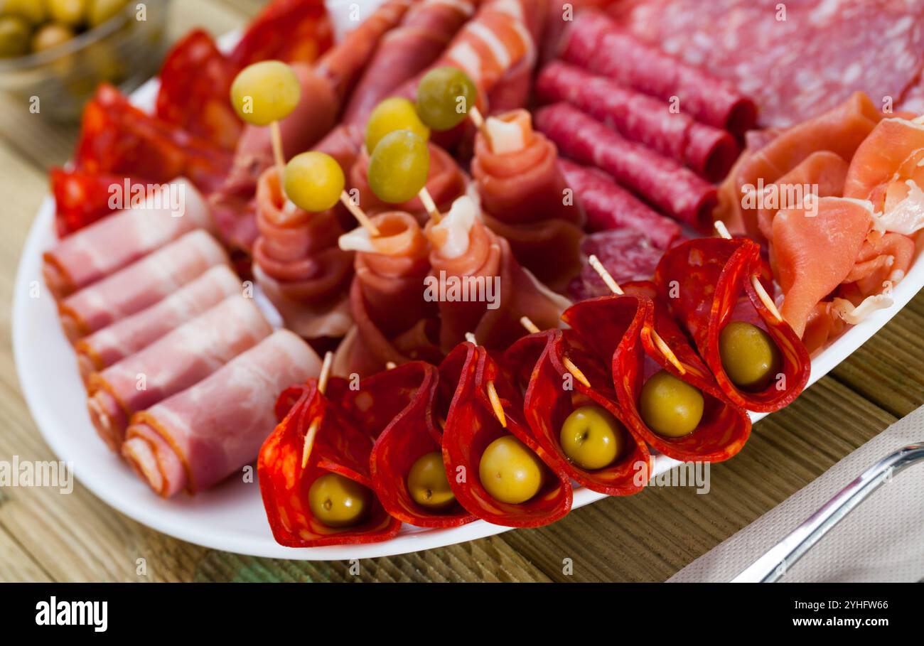 Spanish sausage sliced - chorizo, fuet, jamon, salami, bacon Stock ...