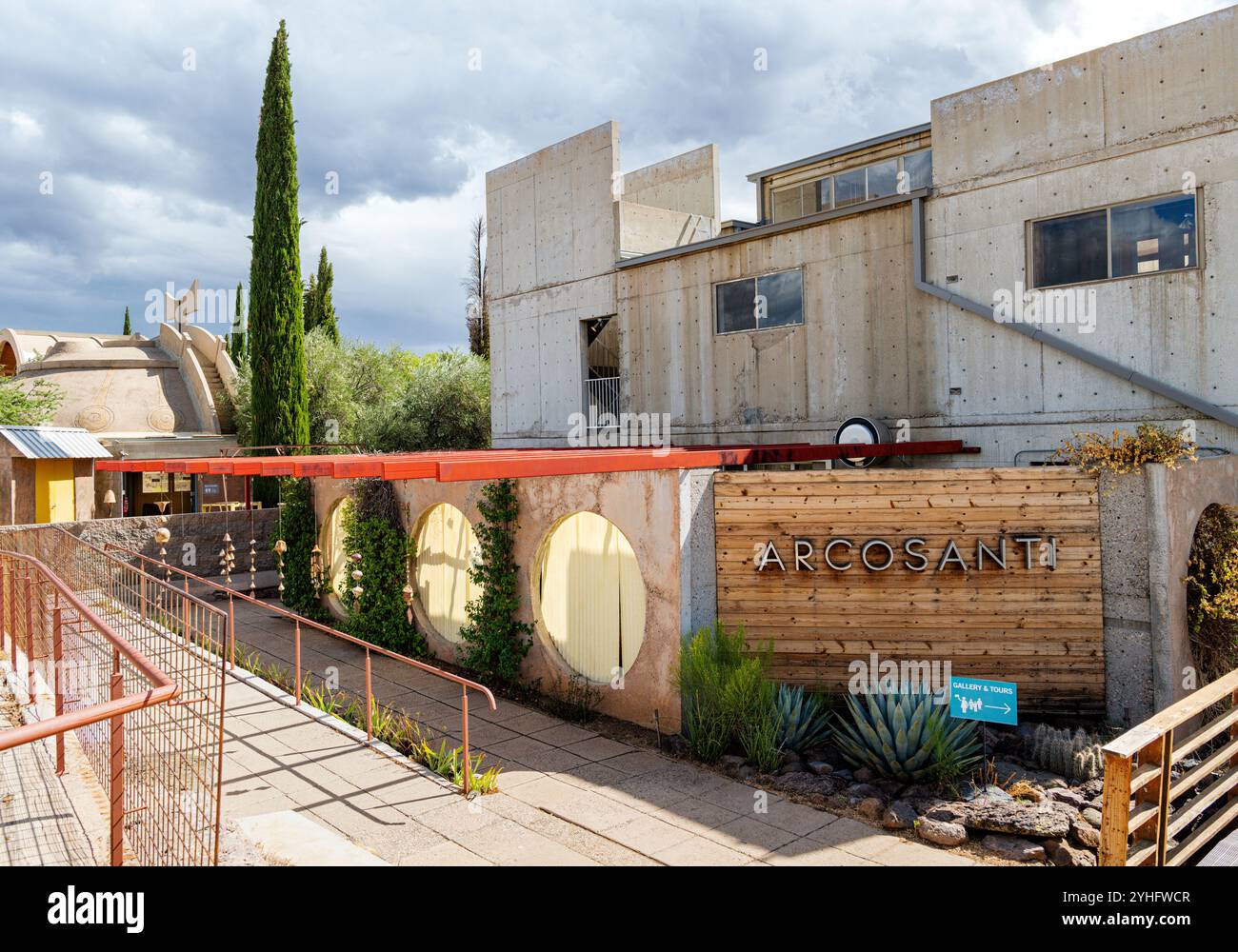 Arcosanti 青铜风铃群 hi-res stock photography and images - Alamy