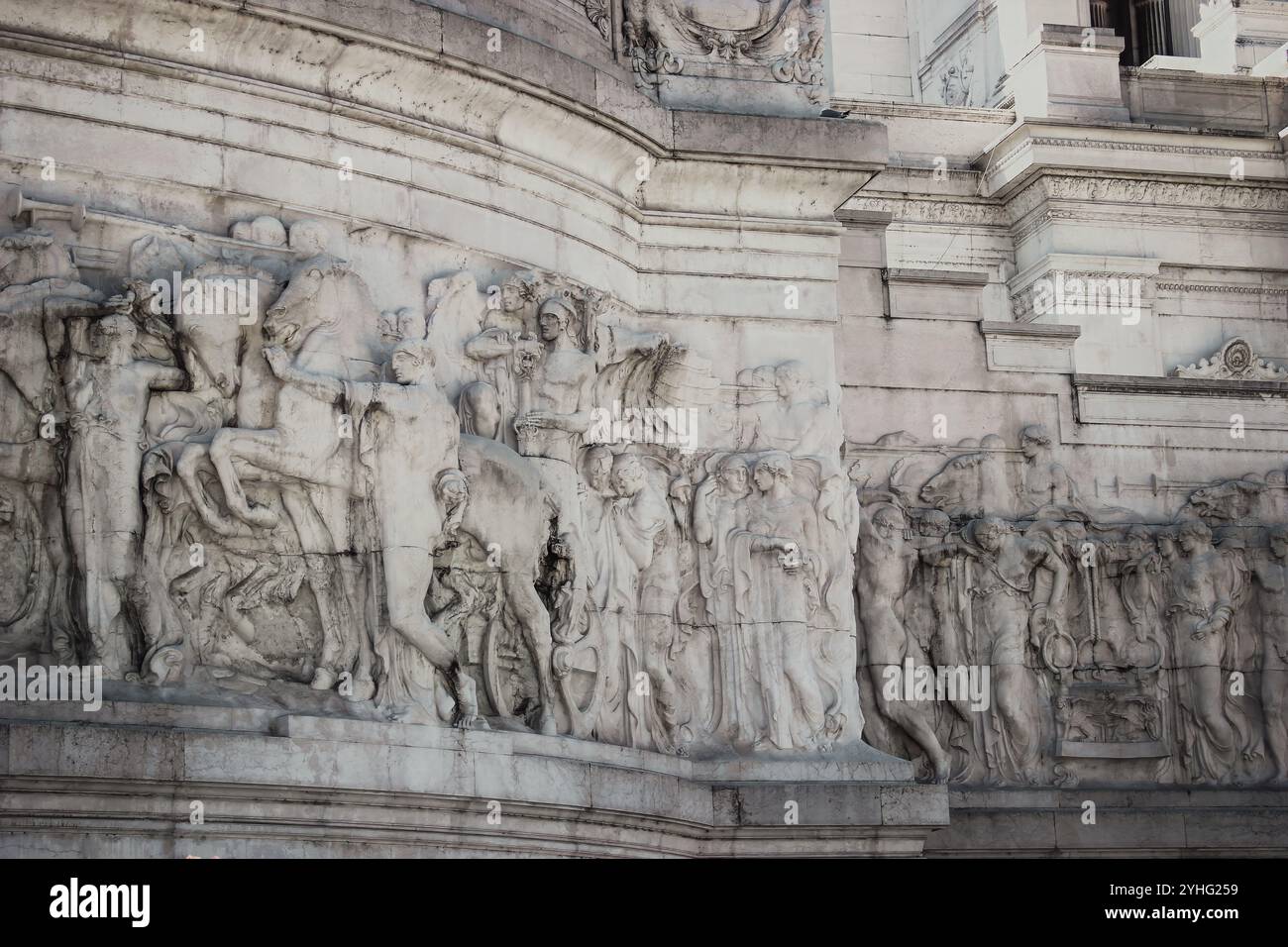 Ancient carved reliefs hi-res stock photography and images - Alamy