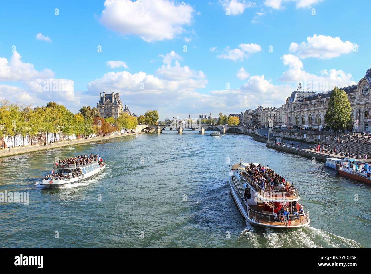 Paris cultural landmarks hi-res stock photography and images - Alamy