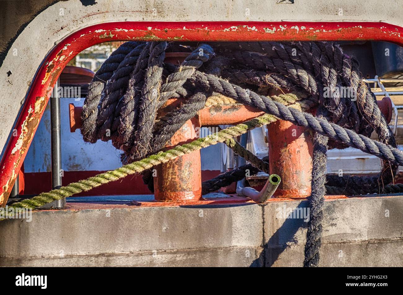 Weathered boat rustic ropes hi-res stock photography and images - Alamy