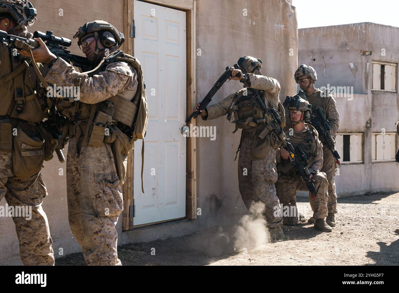 U.S. Marines with 1st Battalion, 7th Marine Regiment, 1st Marine ...
