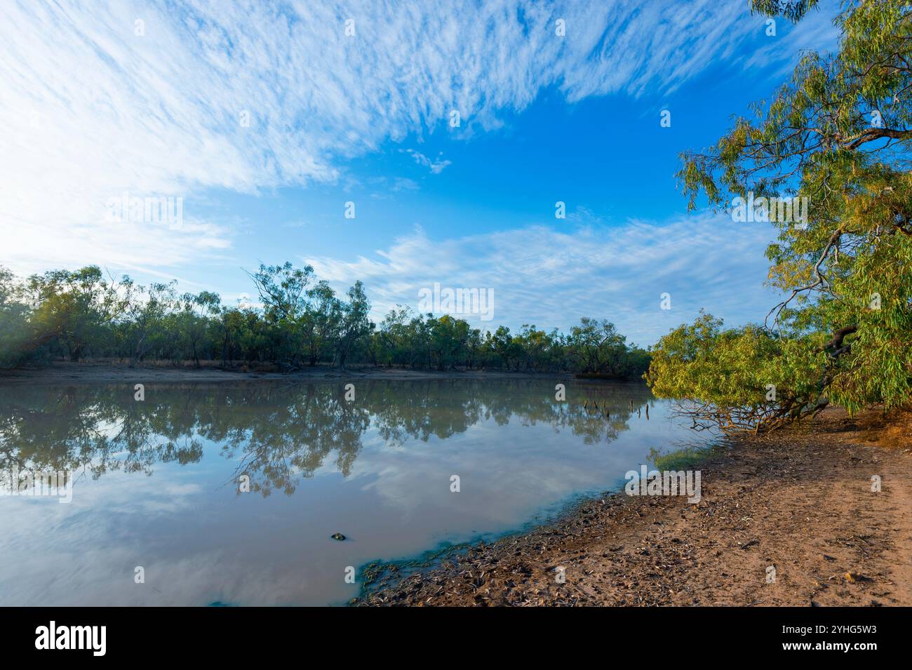 Scenic view of the Paroo River in Currawinya National Park, Queensland ...
