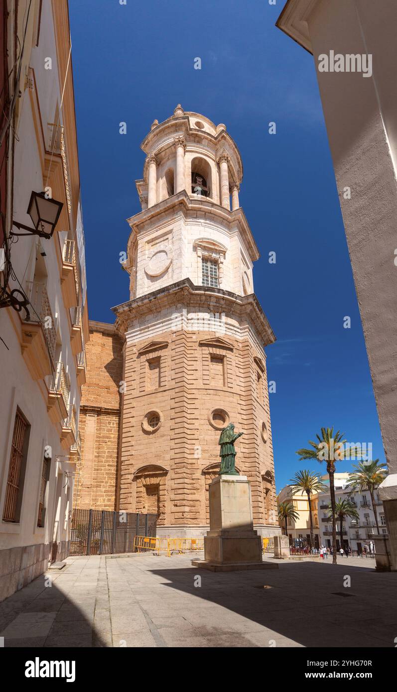 Cadiz cathedral showing neoclassical facade hi-res stock photography ...