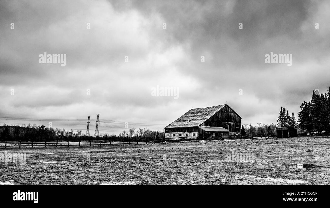 the beautiful old barns of the country Stock Photo - Alamy