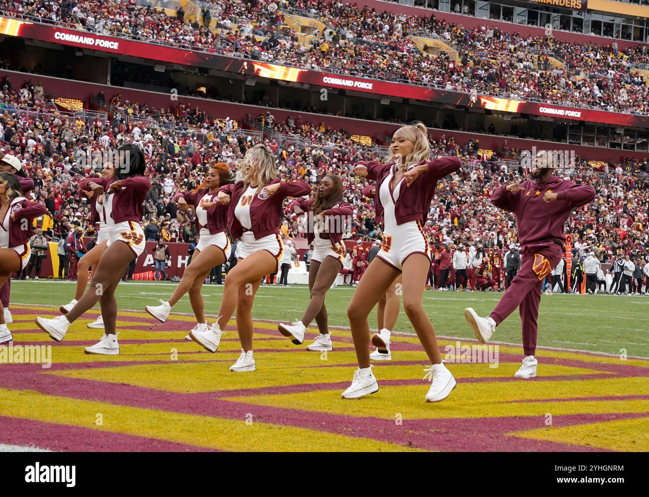 Washington commanders cheerleaders hi-res stock photography and images ...