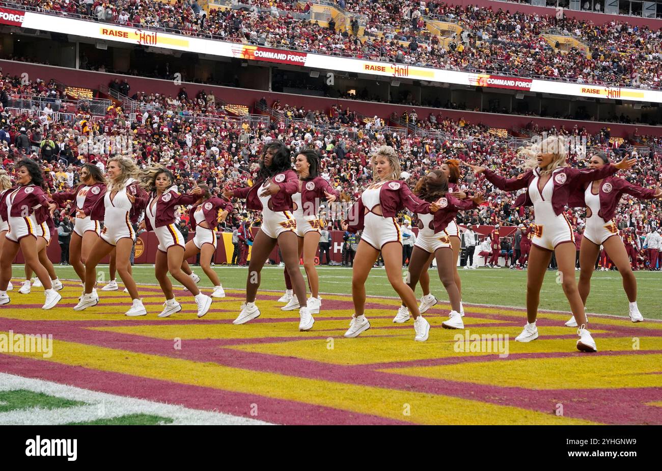 Washington commanders cheerleaders hi-res stock photography and images ...
