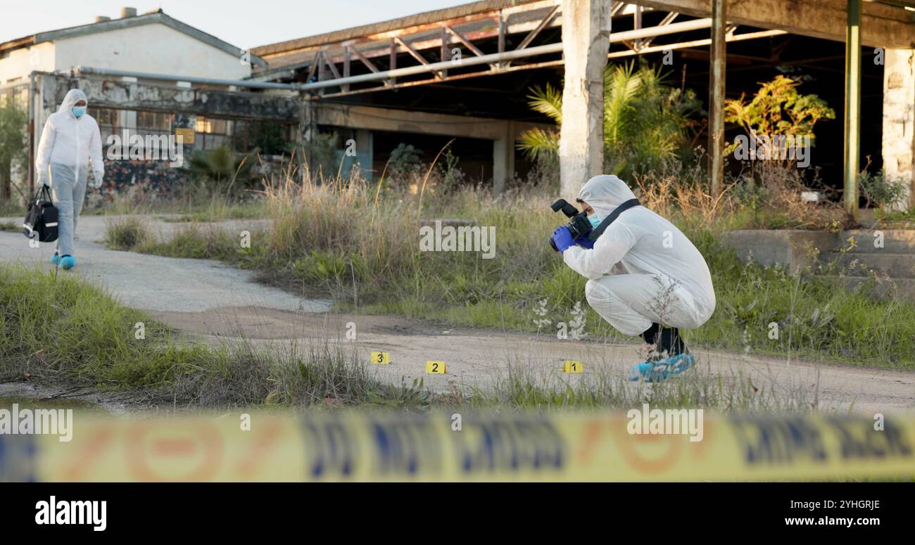 Crime scene forensics field hi-res stock photography and images - Alamy