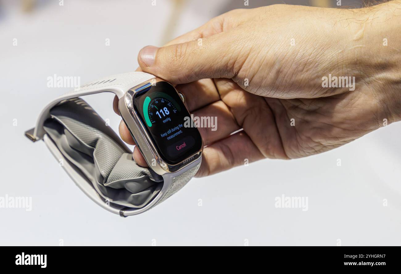 Gesundheitsuberwchung hi-res stock photography and images - Alamy