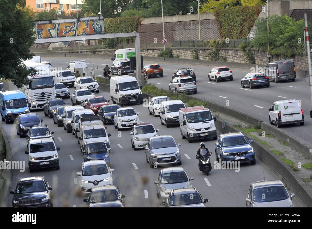 Embouteillage paris hi-res stock photography and images - Alamy