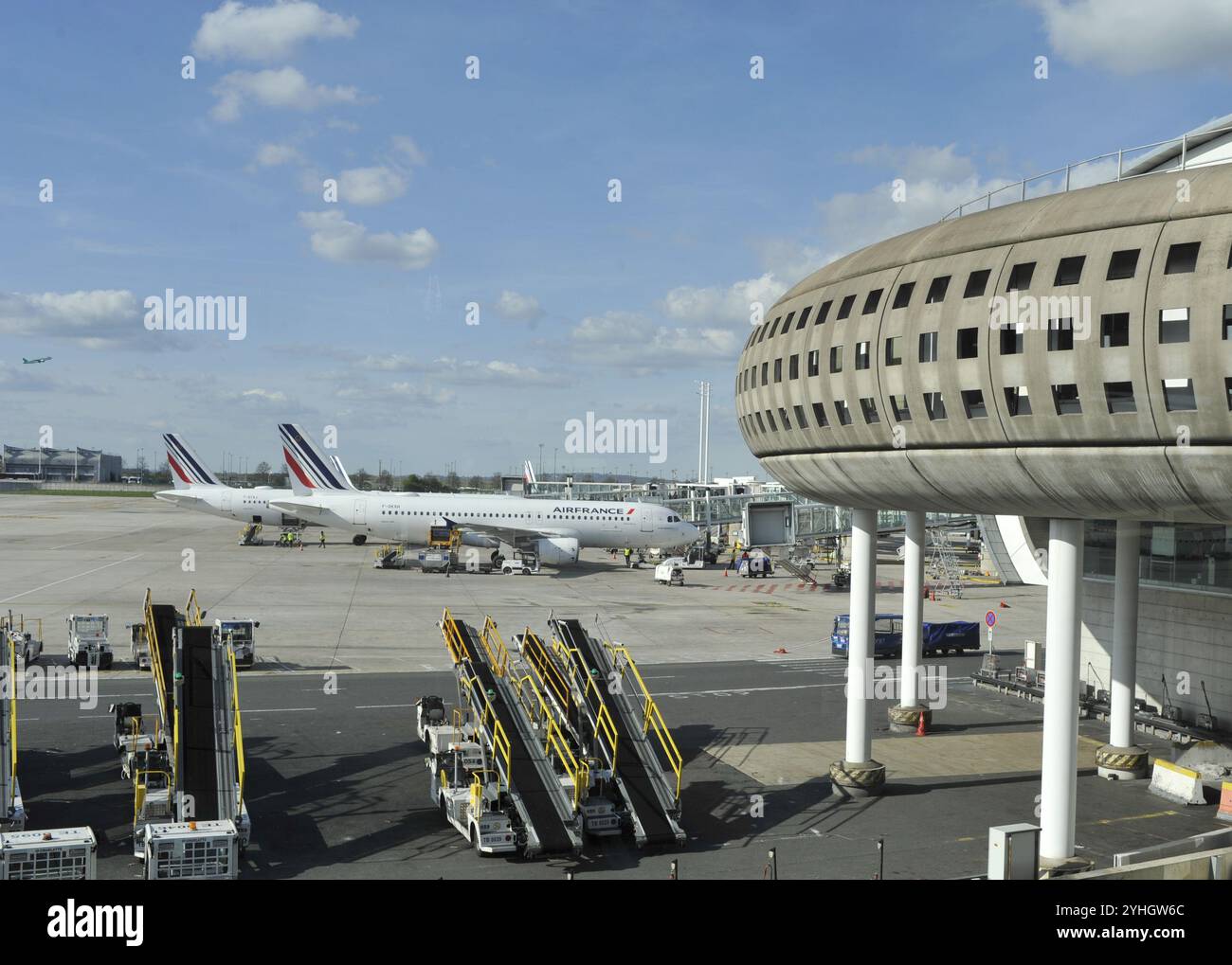 FRANCE. VAL D'OISE (95)VAL D'OISE (95) AIR FRANCE AIRCRAFT AT TERMINAL ...