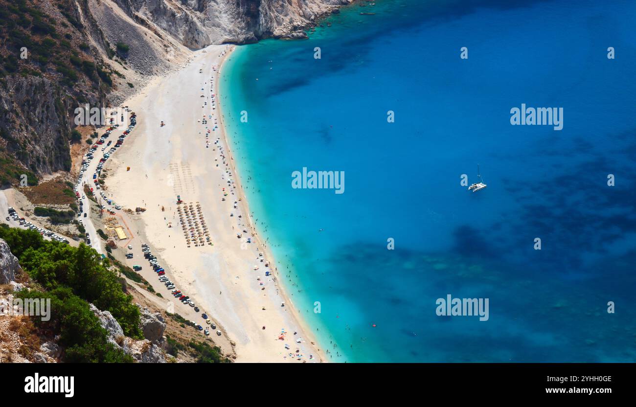 Ocean and mountain scenes hi-res stock photography and images - Alamy