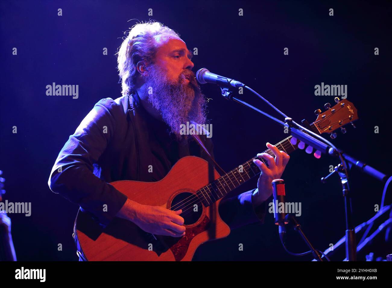 Sam Beam alias Iron & Wine bei einem Konzert im Huxleys Neue Welt in ...