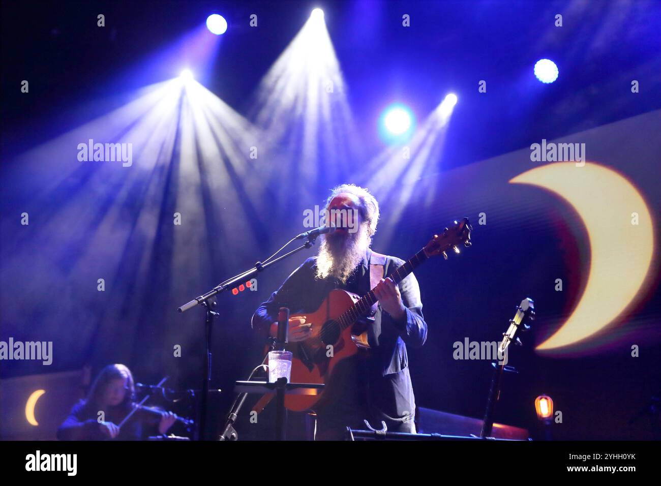 Sam Beam alias Iron & Wine bei einem Konzert im Huxleys Neue Welt in ...