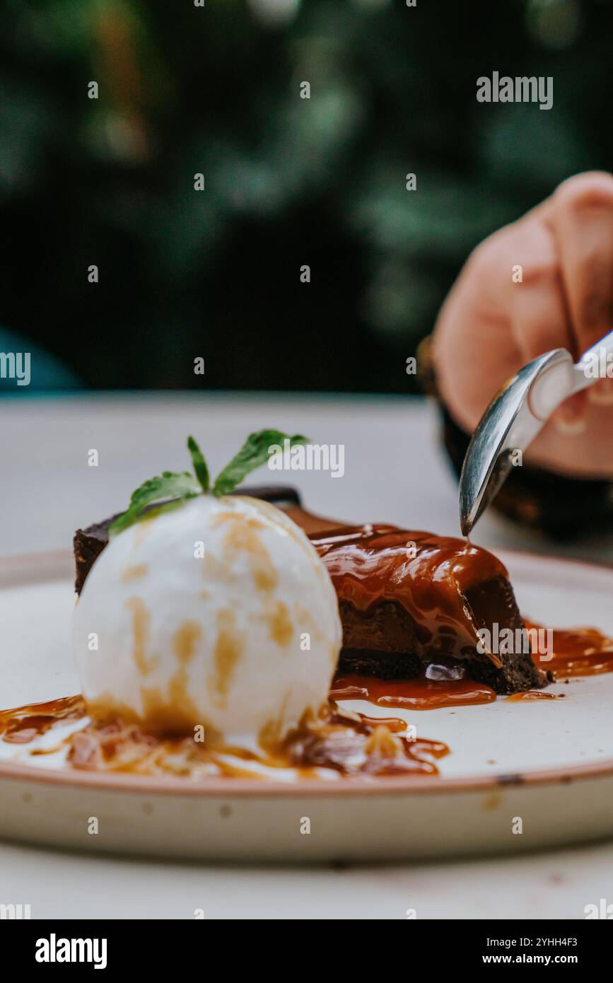 Cheesecake with oreo hi-res stock photography and images - Alamy