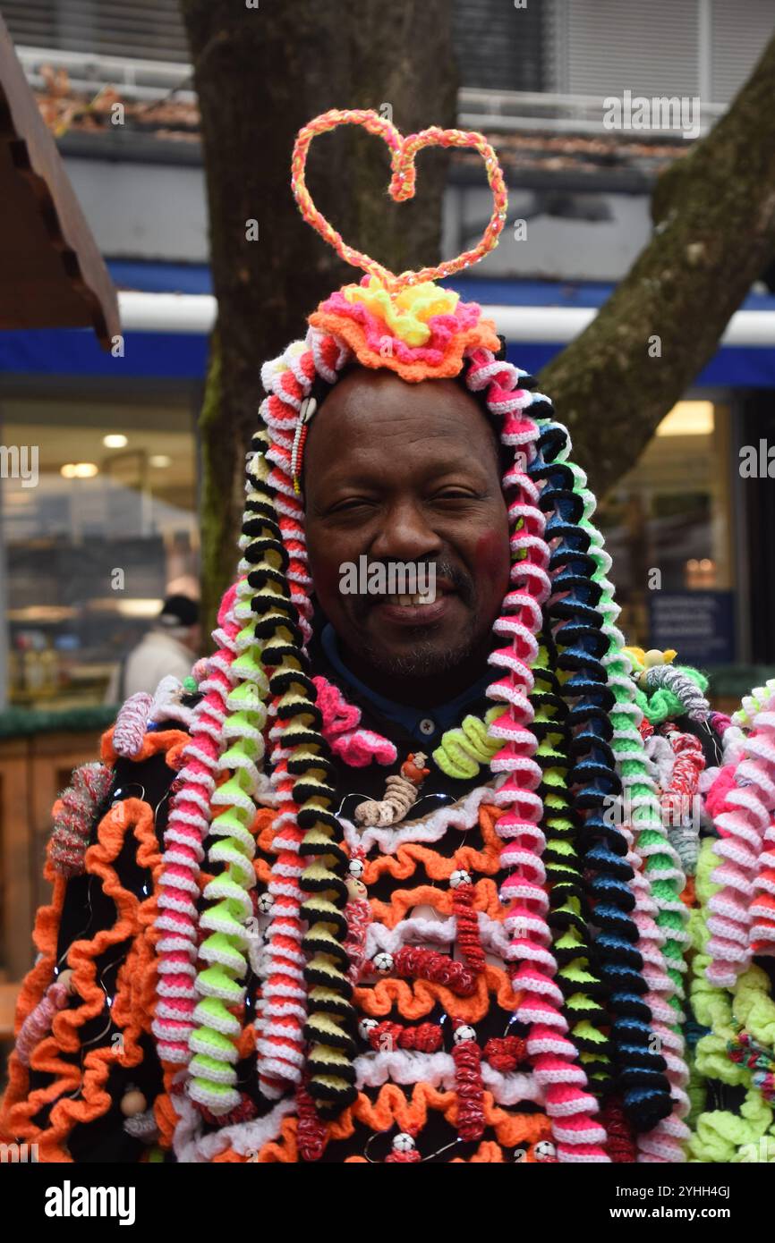 Jules Samlan Togo Koenig in Asyl - Besucher Muenchen 11.11.2024 ...